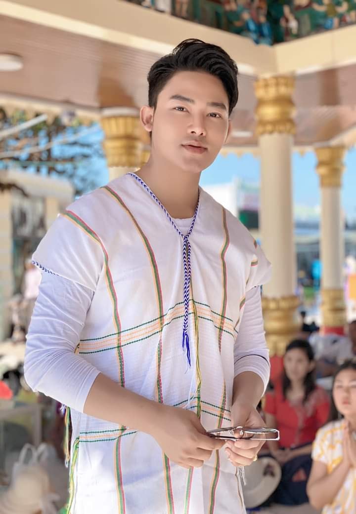 ဖခင်ရဲ့မွေးနေ့ရက်မြတ်လေးကို သတိတရနဲ့ ဖွဲ့ဖွဲ့နွဲ့နွဲ့လေး ဆုတောင ...