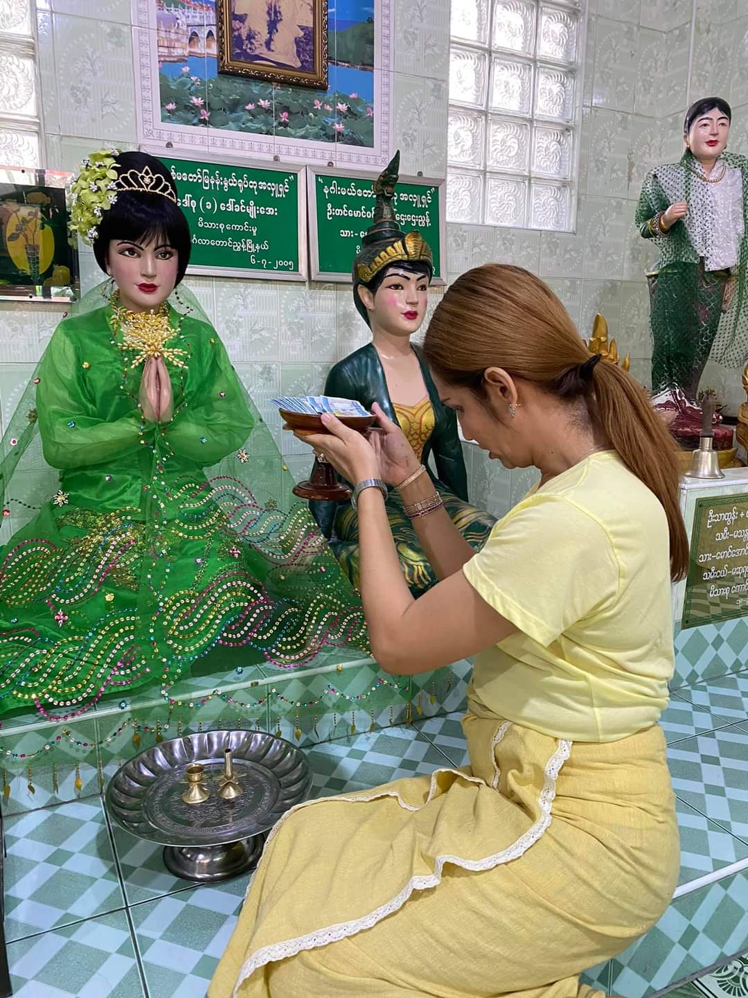 သိုက်နန်းရှင်ရဲ့ မွေးနေ့မှာ နတ်ရုပ်ကို မင်းသမီးလေး ဖြစ်သွားအောင် ပြင်ဆင