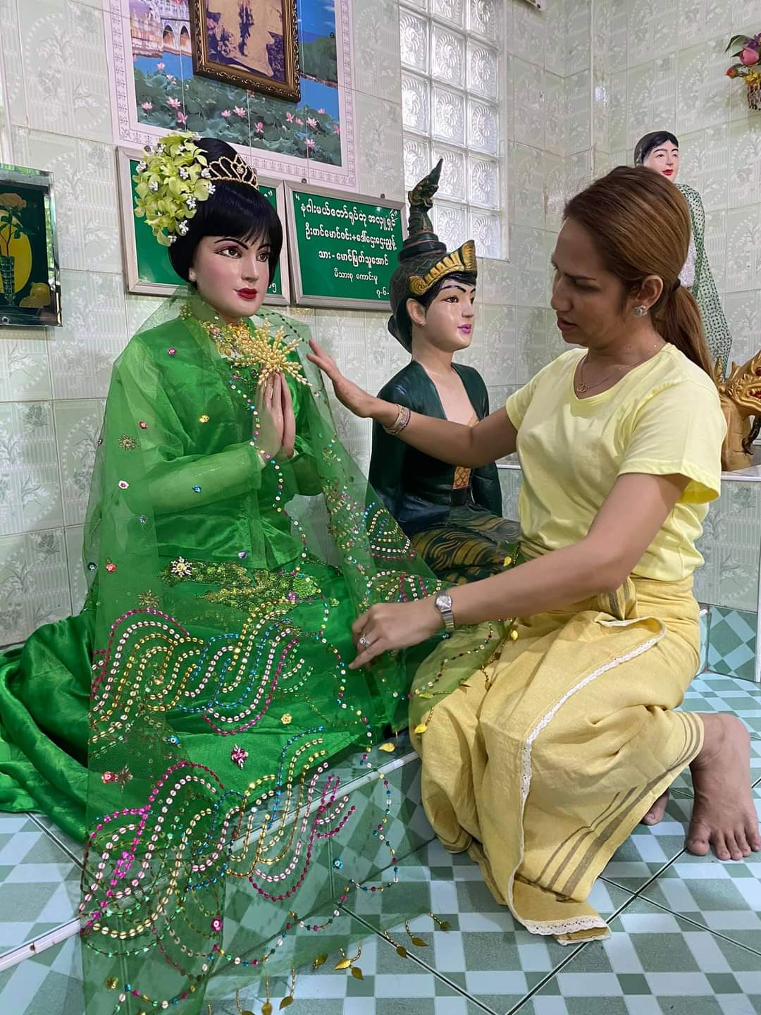 သိုက်နန်းရှင်ရဲ့ မွေးနေ့မှာ နတ်ရုပ်ကို မင်းသမီးလေး ဖြစ်သွားအောင် ပြင်ဆင