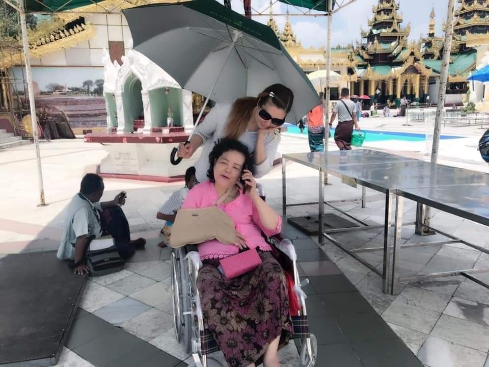 ပြန်လာနိုင်ဖို့မလွယ်တဲ့အချိန်မှာ မိခင်ဖြစ်သူက ဆုံးပါးသွားလို့