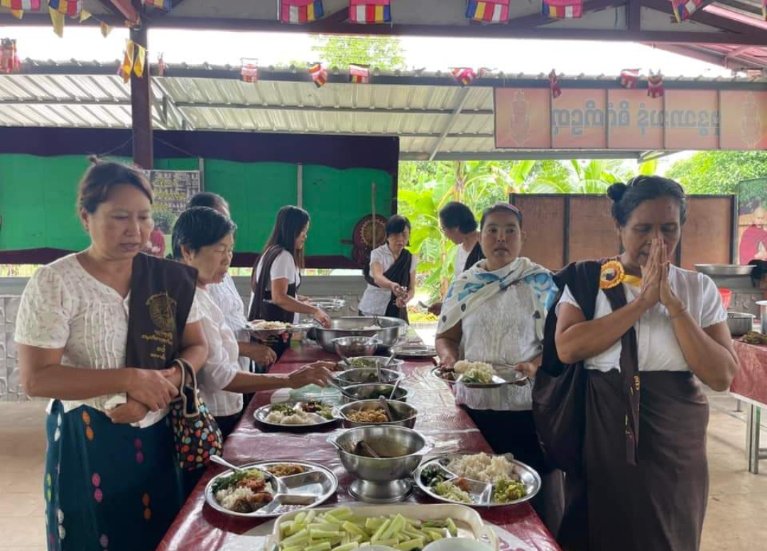 ဒွေးကွယ်လွန်ခြင်း ၁၅ နှစ်ပြည့် နဲ့ ကျော်ဟိန်း ကွယ်လွန်ခြင်း ၂ နှစ်ပြည့်အတွက် အလှူဒါနများပြုလုပ