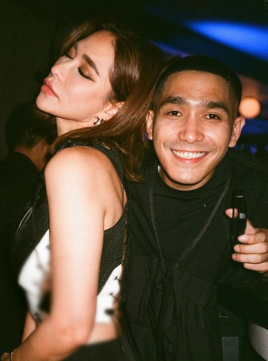 ទើបទាក់ទងគ្នាមិនប៉ុន្មាន តែពេលនេះ Ploy និងគូស្នេហ៍ កាន់តែផ្អែមល្ហែម - Khmerload | Cambodia ...