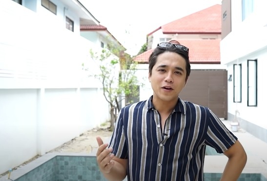 ស្ងាត់ៗ Alex Rendell ចេញមកបង្អួតផ្ទះថ្មី ធំស្កឹមស្កៃ - Khmerload ...