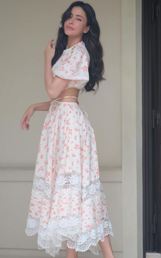 វ័យក៏ច្រើន កូនក៏មាន តែមើលសម្រស់រូបរាង Sririta សមអត់ថាអ្នកមានគ្រួសារហើយ? - Khmerload | Cambodia ...