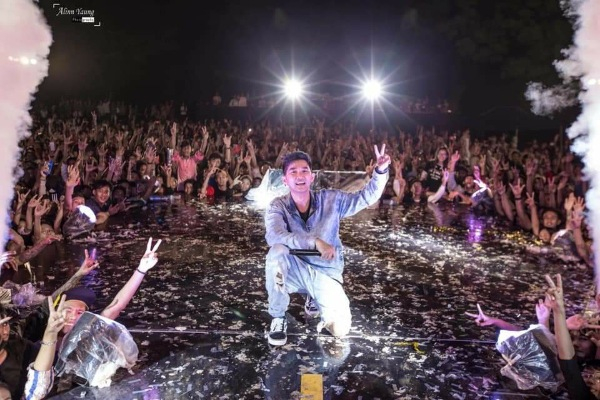 လွန်ခဲ့တဲ့ (၃)နှစ်က သူ့ဘဝမှာ ပထမဆုံး အရဲစွန့်ပြီးလုပ်ခဲ့တဲ့ မမေ့နိုင ...