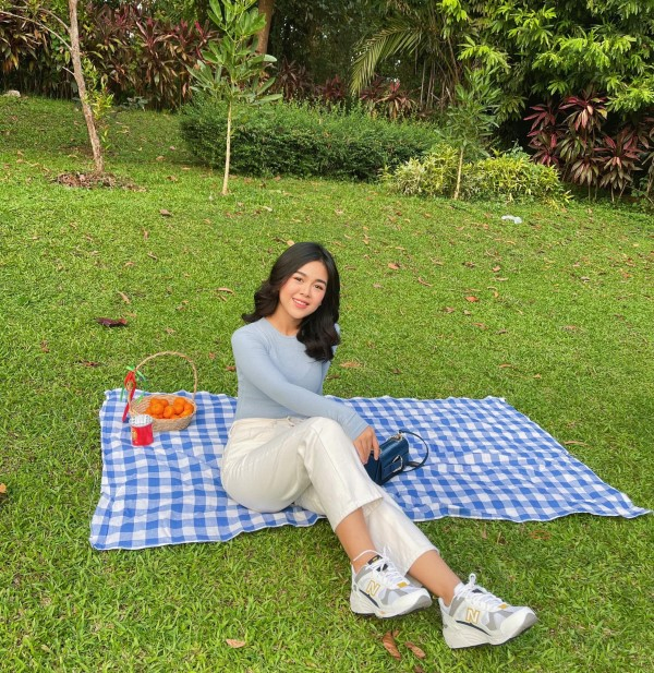 ချစ်စရာ ဟန်ပန်အမူအရာလေးနဲ့ အသည်းယားဖို့ကောင်းအောင် ခရစ္စမတ်သီချင ...