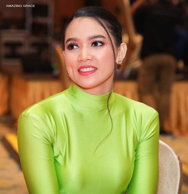 ကျစ်လစ်တောင့်တင်းတဲ့ ခန္ဓာကိုယ်ကို ပေါ်လွင်စေတဲ့ အမိုက်စား ကိုယ်ကျပ်အိင