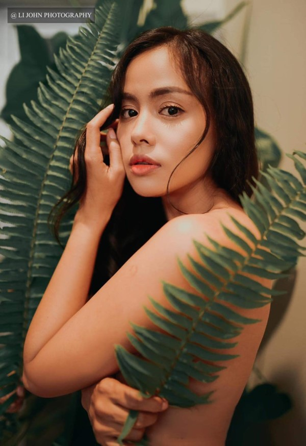 ခရစ်စမတ် သစ်ပင်လေးကို မွေးတည်းက လုပ်လာတာ မျက်စိမှိတ်ပြီး ထလုပ်ရင်တောင် မမှားဘူးဆိုတဲ့ အေးသောင်း ...