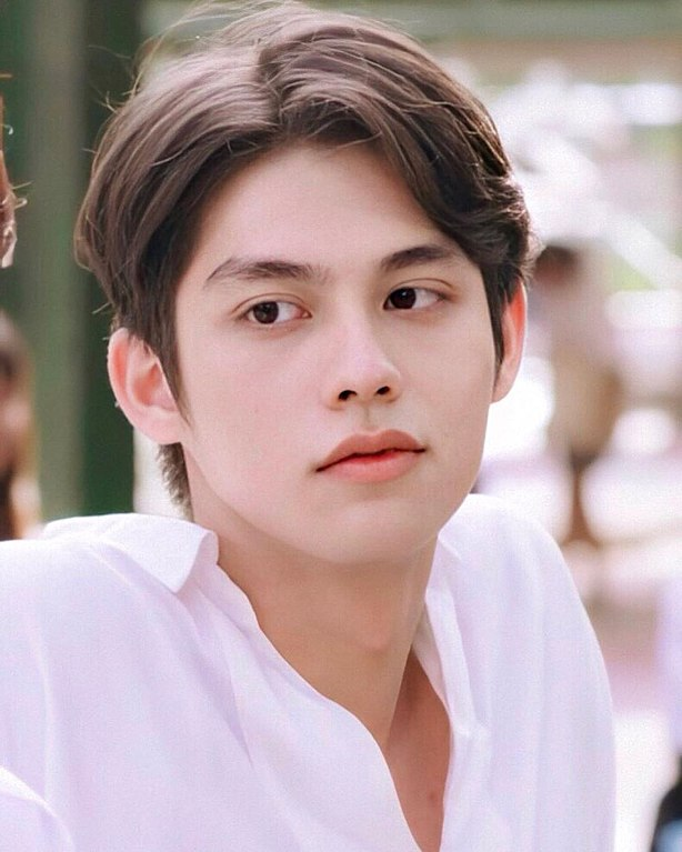 Baifern နဲ့ တွဲနေကြတယ် ဆိုတဲ့သတင်းတွေနဲ့ ပတ်သက်ပြီး ကိုယ်တိုင်ဖြေရှင်းလိုက်တဲ့ Bright ...