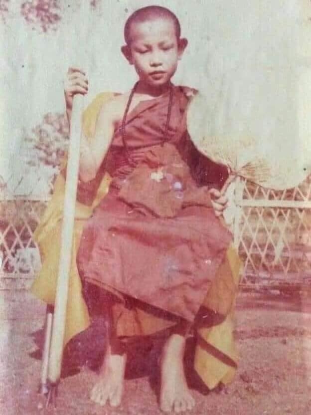 ကြည်ညိုသက်ဝင်စရာ ကောင်းလွန်းတဲ့ မိုင်းဖုန်းဆရာတော်ဘုရားကြီးရဲ့ ငယ်ဘဝ