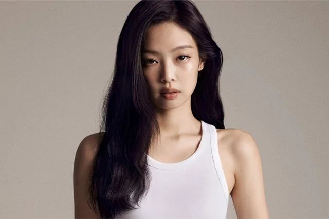 បុគ្គលិកម្នាក់ ចេញមកស្រាយបំភ្លឺមូលហេតុដែល Jennie ជក់បារីអេឡិ»-កត្រូ»-និកនៅក្នុងបន្ទប់ ...