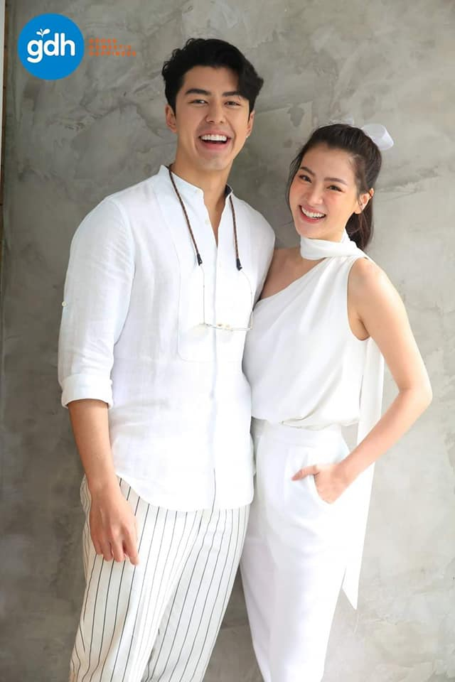 New Year ကို Scotland မှာ Date နေကြတဲ့ ထိုင်းမင်းသား Nine နဲ့ မင်းသမီး Baifern - Myanmarload ...