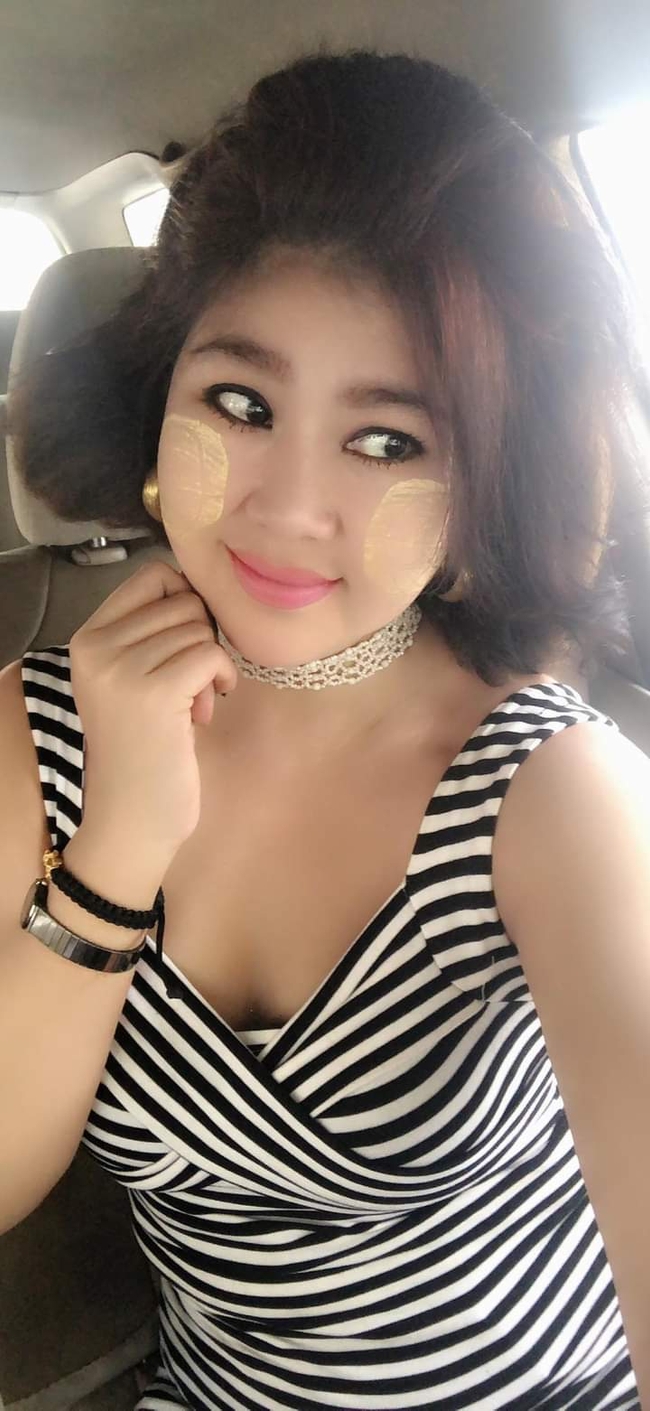 ဆံပင်ပုံစံအသစ်ပြောင်းထားပြီး အပြတ်အသတ်လန်းနေတာကြောင့် ကိုရီးယားမင