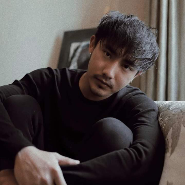 ခြေသလုံးကိုတုတ်နဲ့ရိုက်တာခံပြီး ဘာဂျာကိုအသံထွက်အောင်မှုတ်ရတဲ့ Challenge ...