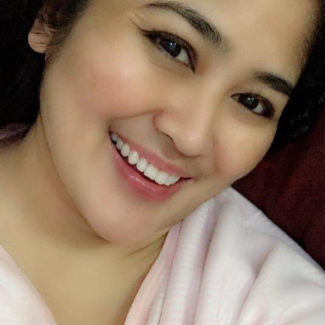 မွေးနေ့ဆုတောင်းပေးရင်း ပျော်ပျော်ရွှင်ရွှင်နေတတ်သူပီပီ ချစ်ညီမလေးစိုးမြတ်နန္ဒာနဲ့ရန်အောင်တို့ကို