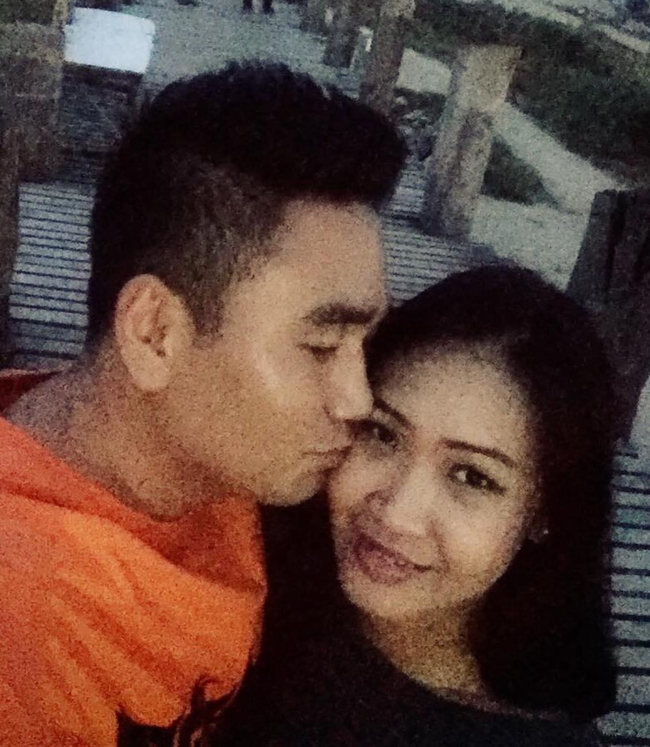 မင်္ဂလာမဆောင်ခင်ညလေးမှာချစ်ရတဲ့သူငယ်ချင်းတွေနဲ့ညစာစားပွဲလေးကျင်းပခဲ့တဲ့ နိုင်းဝမ်းတို့ချစ်သူနှစ ...