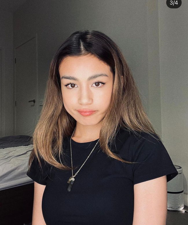 ၂၄နာရီပတ်လုံးအနားမှာအတူရှိနေပေးတဲ့ ချစ်ခင်ပွန်းအားတစ်နေ့ထက်တစ်နေ့ အသည်းတုန်မတတ်အချစ်တွေပိုလွန ...