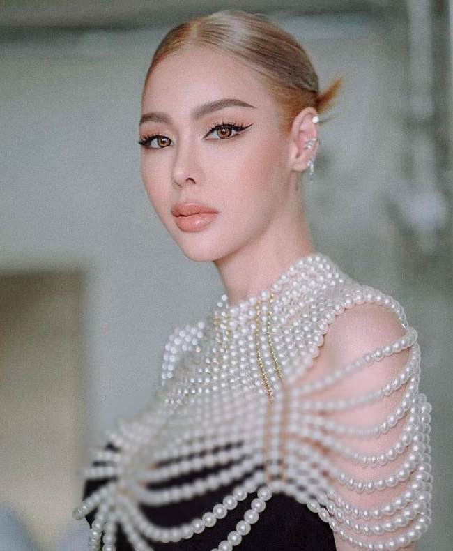 ហ្វេនស្រឡាំងកាំង ក្រោយឃេីញ រូបមួយសន្លឹក Ice Preechaya មុខប្រែបែបនេះ ...