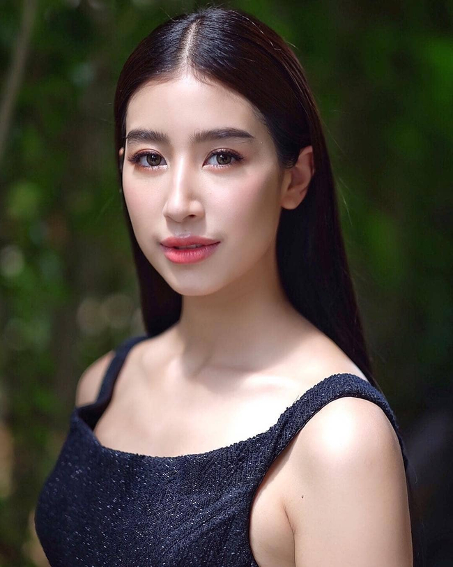 ដាច់ឆ្នាំចាស់ចូលឆ្នាំថ្មី តារាសម្តែងកូនកាត់បីសាសន៍ Mint Chalida រាសីនៅតែខ្ពស់ - Khmerload ...