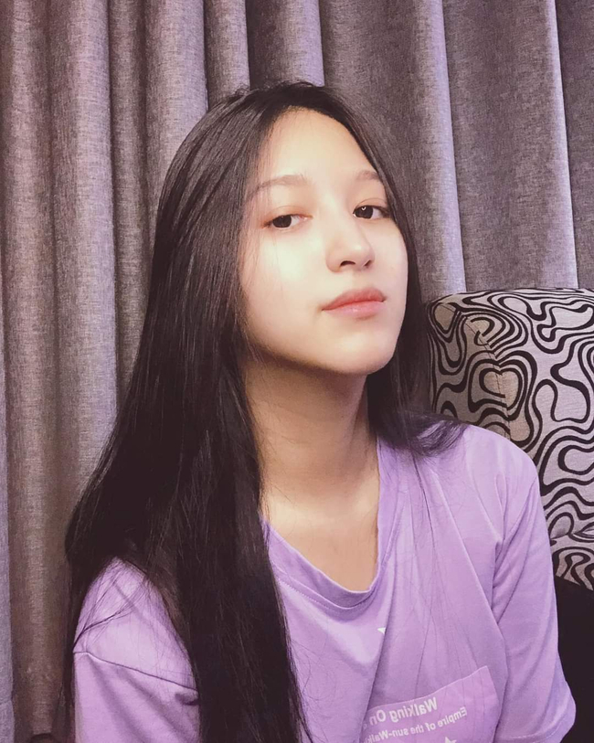 အပြုံးချိုချိုလေးတွေနဲ့ အသည်းယားစရာကောင်းအောင် စည်းချက်ညီညီလေးကပြထားတဲ့ သံသာမိုးသိမ့်ရဲ့ Tik ...