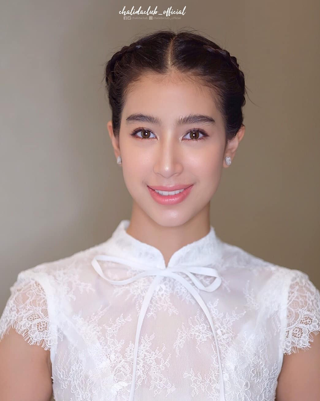 ដាច់ឆ្នាំចាស់ចូលឆ្នាំថ្មី តារាសម្តែងកូនកាត់បីសាសន៍ Mint Chalida រាសីនៅតែខ្ពស់ - Khmerload ...