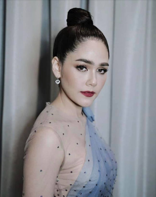 ប្រជែងឈ្នះគេអត់ ? គ្រាន់តែដឹងពីតម្លៃប្រាក់ចំណូល Chompoo ពេលចូលរួមកម្មវិធីម្ដងៗ - Khmerload ...