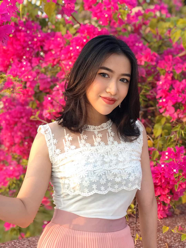 ပန်းနုရောင် ဂါဝန်တိုလေးနဲ့ ကလေးလေးတစ်ယောက်လို အသည်းယားစရာကောင်းလွန်းနေတဲ့ နန်းဆုဦး - Myanmarload ...