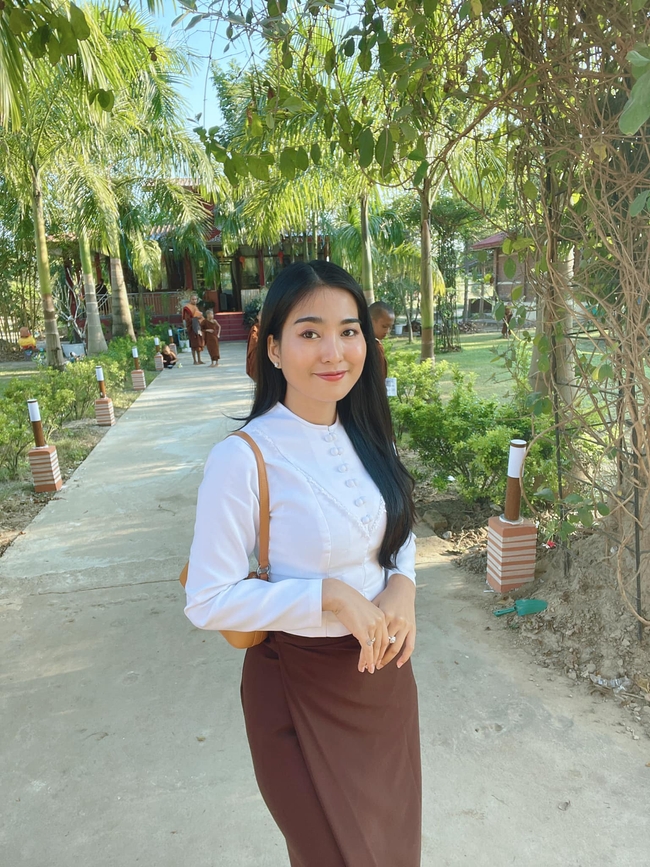 ချစ်ရတဲ့ မိတ်ဆွေ သူငယ်ချင်းများနှင့်စုပေါင်းပြီး ကြည်နူးစရာ လှူဒါန်းမ