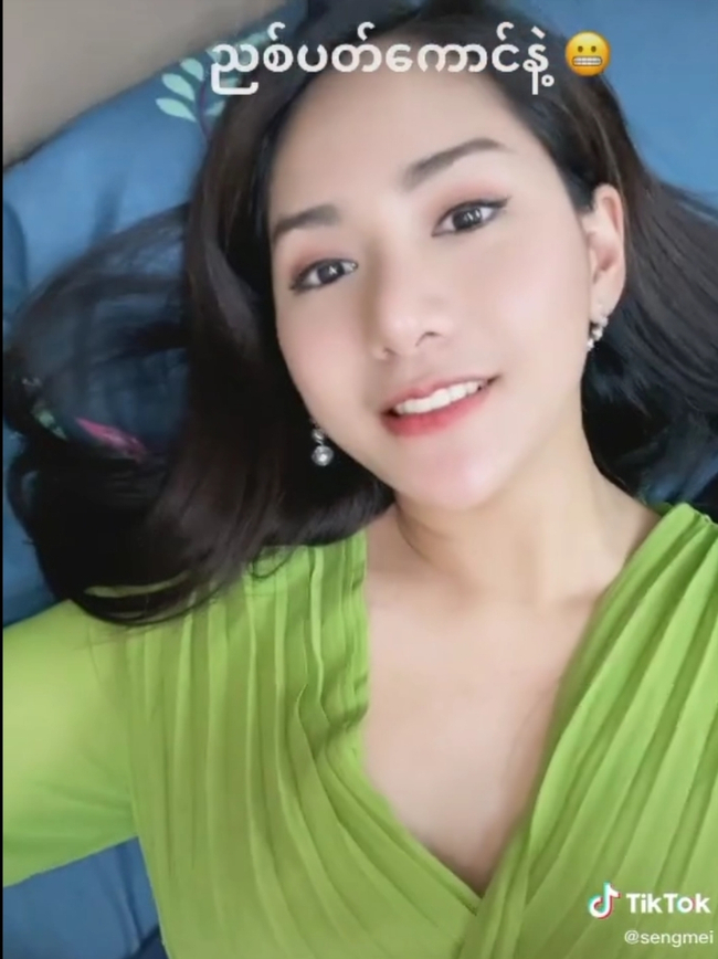 ရင်ခုန်သံတွေမြန်သွားစေမယ့် ရင်ဖိုစရာအလှတရားတွေနဲ့ အိပ်ယာထဲမှာ ညို့အားပြင်းပြင်းရိုက်ထားတဲ့ ပိုးက ...