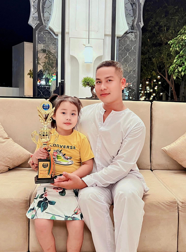 មោទកភាពកូនខ្មែរ Oliva Kong ត្រៀមបង្ហាញការច្នៃម៉ូតទៅកាន់ឆាកអន្តរជាតិ នៅសារមន្ទីជាតិ វៀតណាម ...