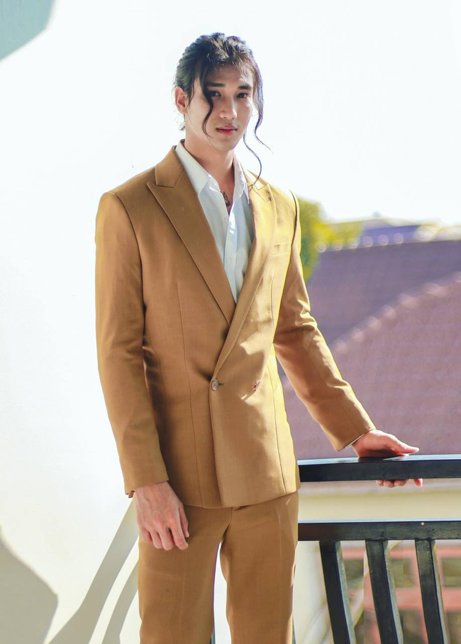 အမှတ်မထင် ကမ္ဘောဒီးယားမင်းသမီးလေးကို နမ်းမိသွားတဲ့ ပိုင်တံခွန်ရဲ့ ဗီဒီယိုဖိုင် Myanmarload