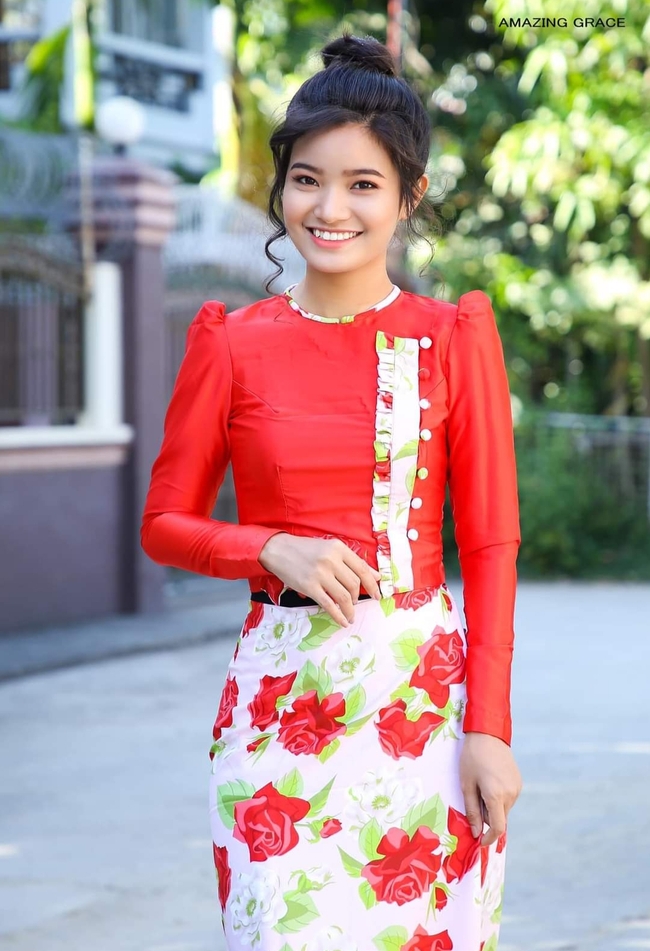 အခါခါပြန်ကြည့်ရလောက်အောင် စွဲမက်ဖွယ်ပုံစံလေးနဲ့ Sexyကျကျလေး လှုပ်ခါပြီး