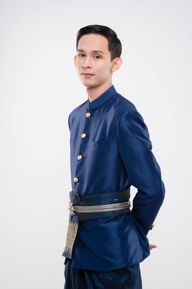 សុទ្ធតែអាយដល ស្ងាត់ៗ Rick Kh និង ពេជ្រ ពិសី ដឹកដៃគ្នា ទៅលេង ស្រីផាច