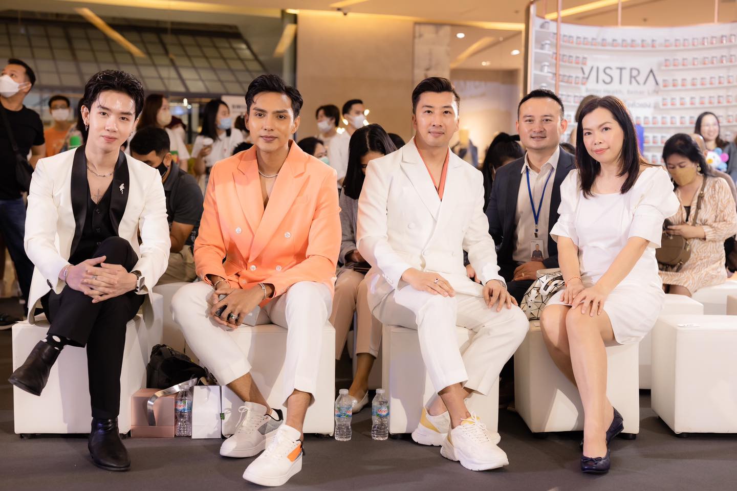 ထိုင်းမင်းသမီး Baifern နဲ့ ပွဲအတူ တက်သည်ထိ အောင်မြင်နေတဲ့ အဆိုတော်ဟိဏ်းသစ် - Myanmarload